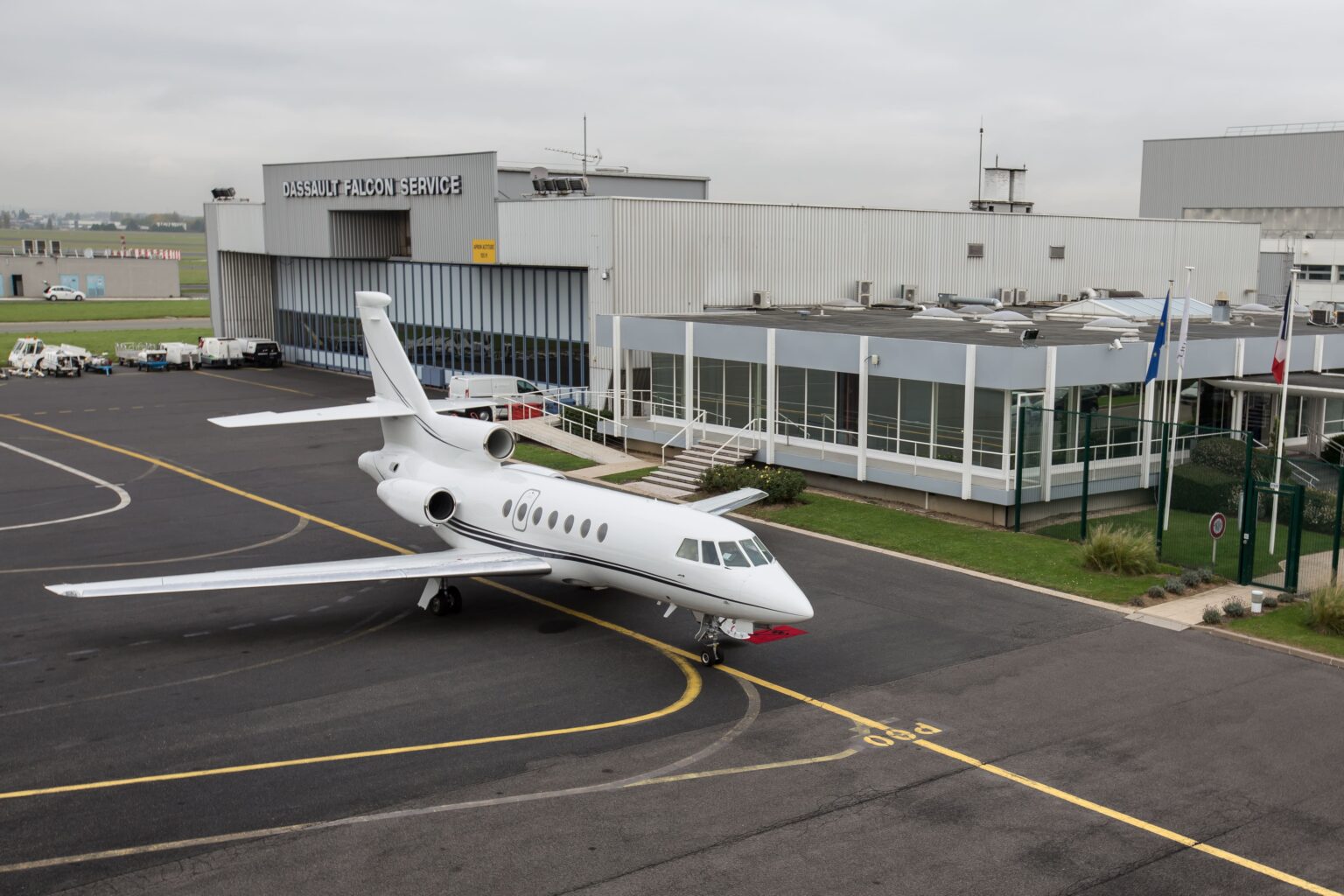 Dassault Falcon Service - Air Elite